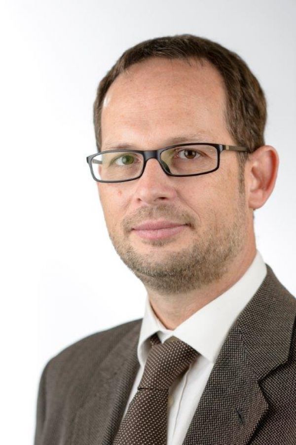 Олівер Гірліхс — Latifundist.com