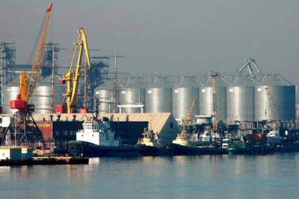 В морских портах Одессы и Николаева из-за дождя ограничили грузовые ...
